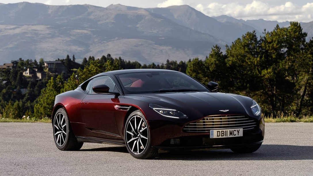 Ngắm siêu xe Aston Martin DB11 màu đỏ rượu vang đầy quyến rũ | We Love Car