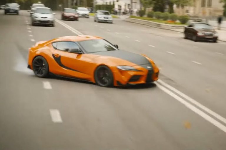 Pha hành động của Toyota GR Supra trong phim Fast & Furious 9