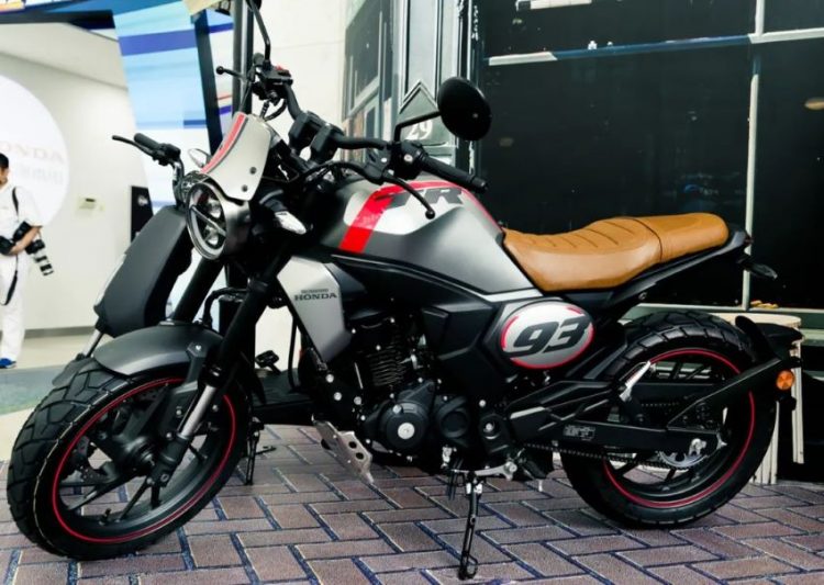 Chiếc Honda CBF190TR mới phong cách café racer
