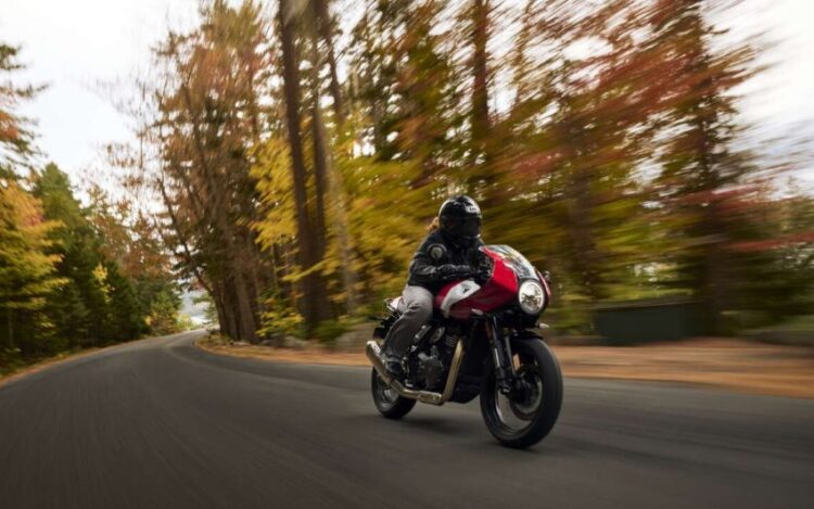 Triumph ra mắt bộ đôi Tracker 400 và Thruxton 400 phiên bản 2026